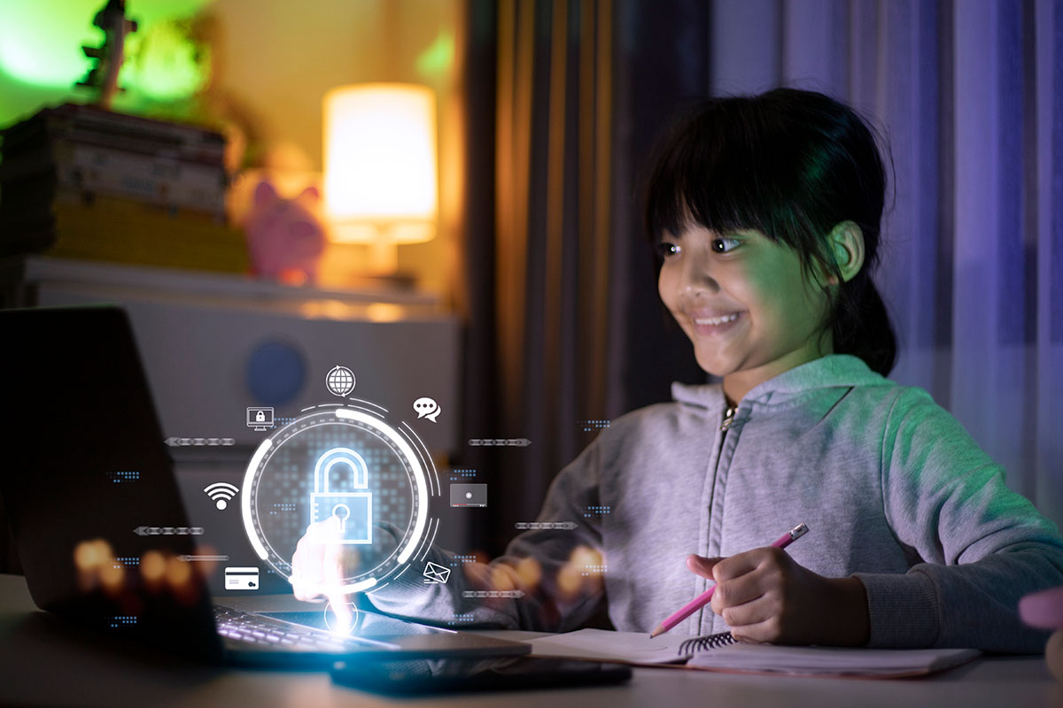 Navigating the Digital World with Your Child: A Comprehensive Guide for ...